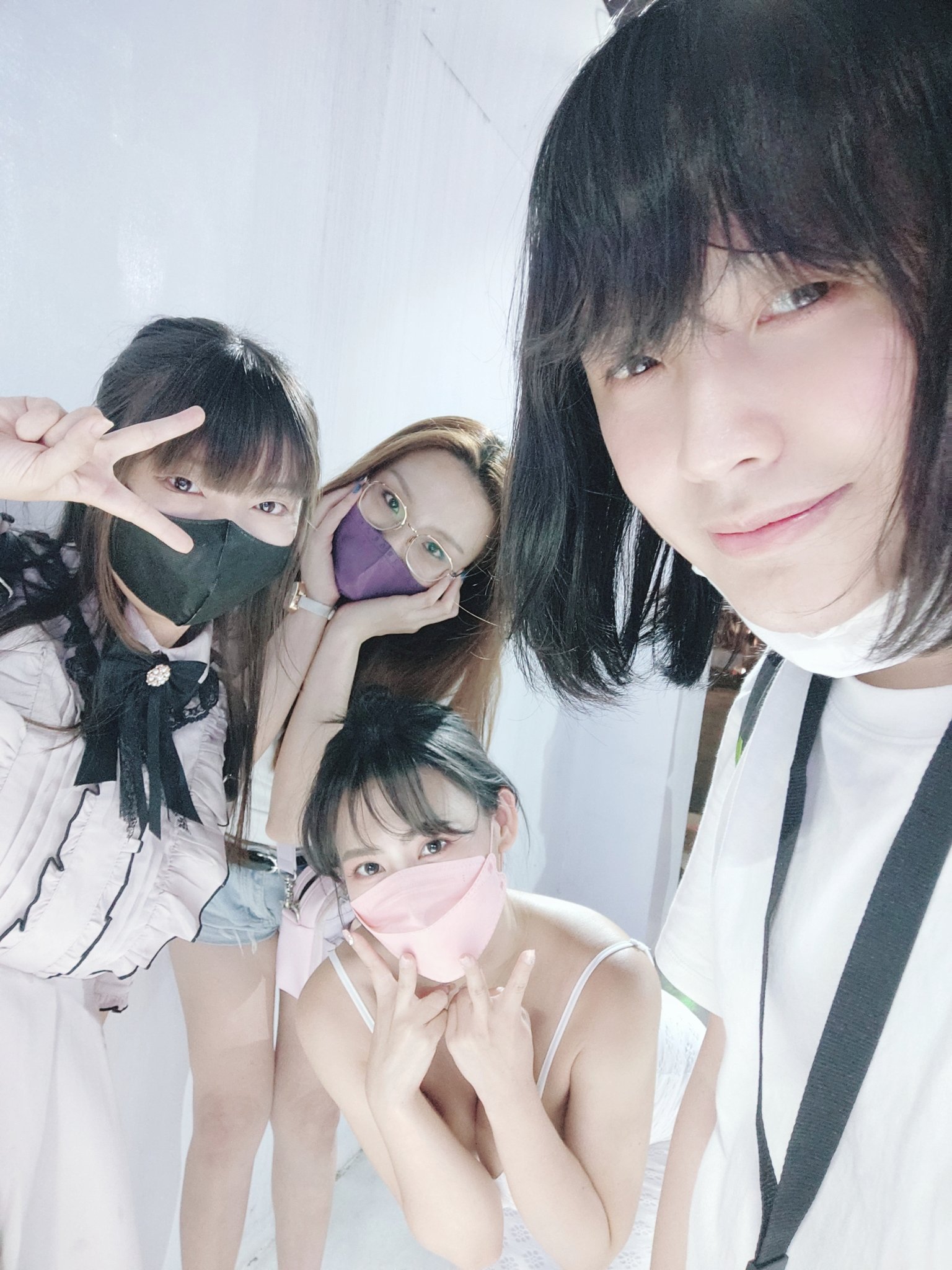 色情藝術家-艾艾-（苗栗中）-支持成人創作除汙名化-金色力量黨-中央委員 on Twitter: "@ChnY97322164 @nina_loveu @milu_ouo @wuwur_116 ...