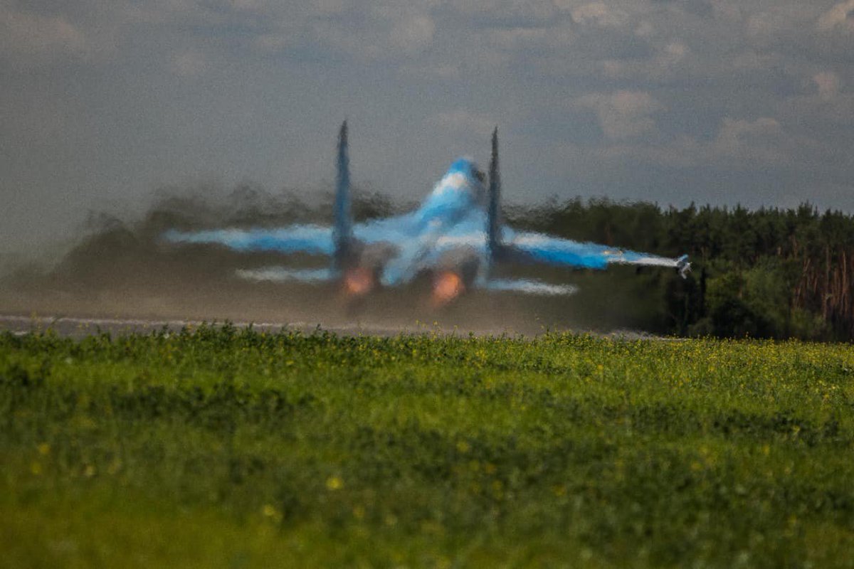 #Ukraine: The Ukrainian Air Force is still operating- some rare images ...