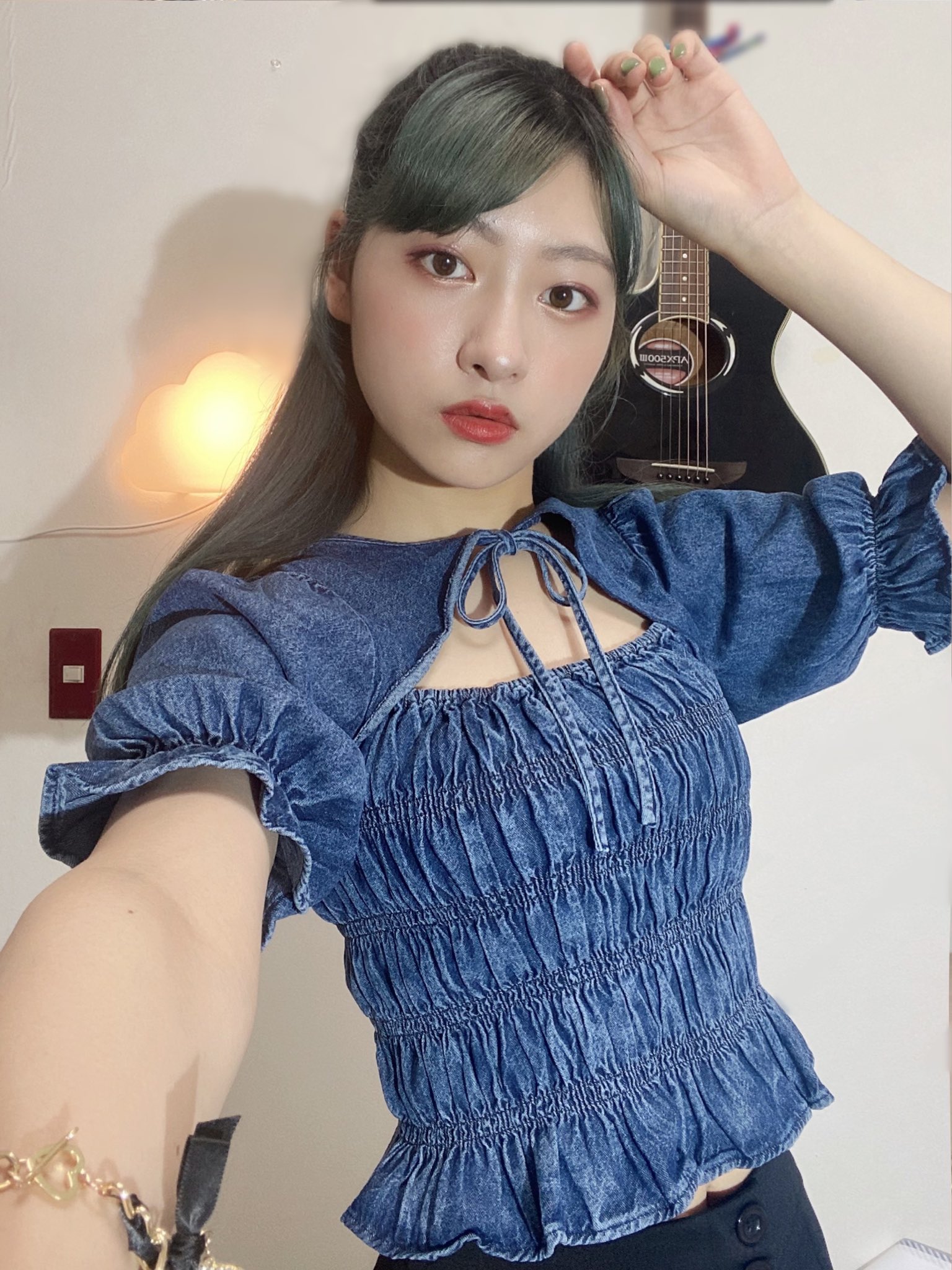 早坂瑠花/Ruka(AKIARIM) on Twitter: "新世界。 あまり着たことない服だ https://t.co/BHGankbqcN" / Twitter