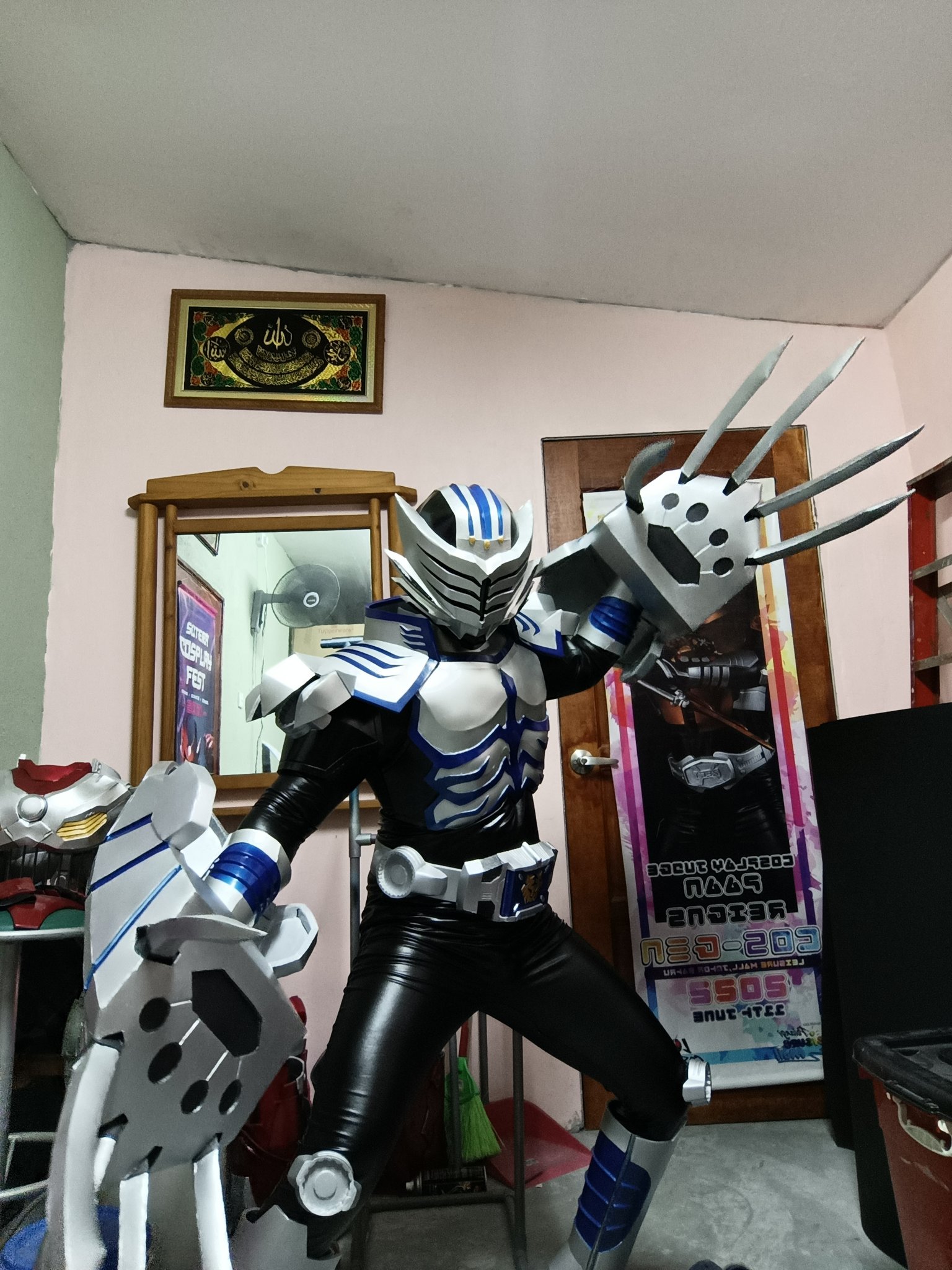 Kamen Rider Dragon Knight Axe Final Vent