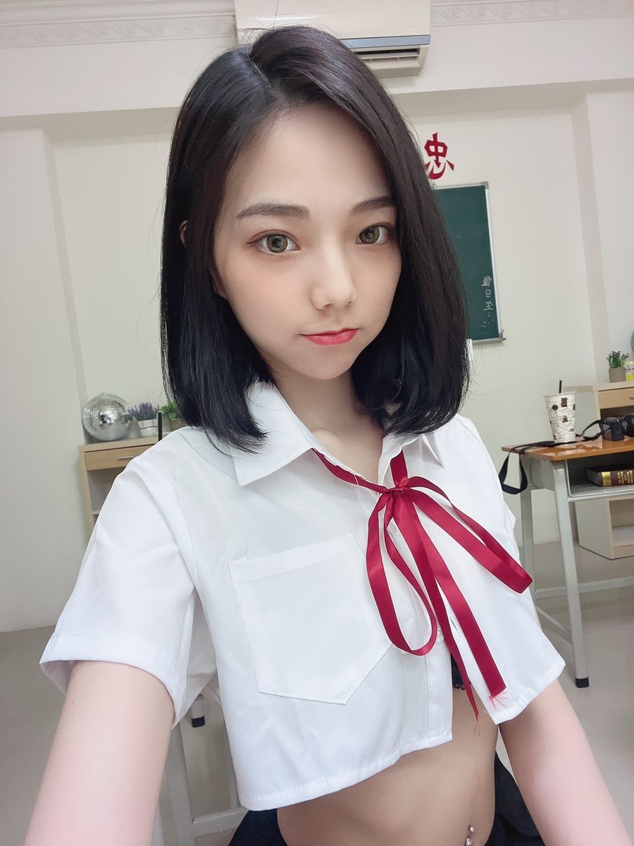 純慾女孩 啾啾 on Twitter: "同學~ 上課要專心喔💛 👇👇👇👇👇👇👇 今晚9點直播在這邊: https://t.co/Gt01jgwDH0 【更多啾啾】https://t.co ...