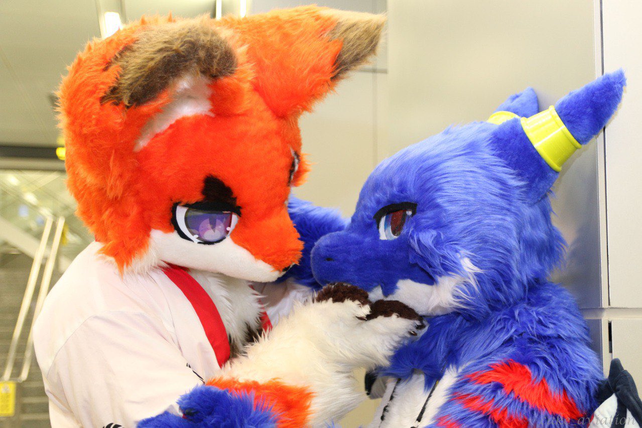 靈楓 🦊 @NEXT🔜infurnity2022 on Twitter: "意圖使獸犯罪的龍龍！ 📷 蛋糕 #FursuitFriday https://t.co/dwUnnKWGgH ...