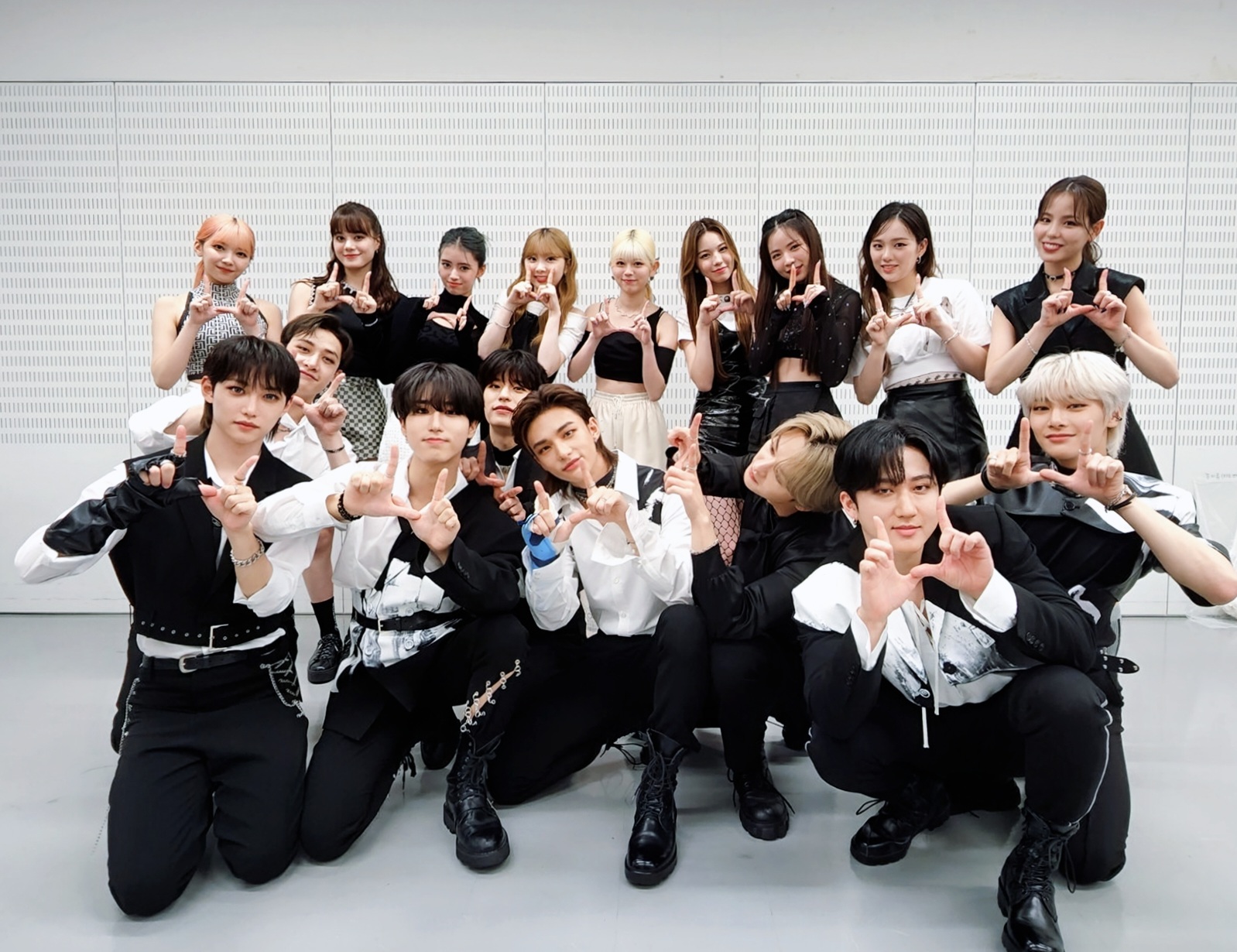 JYPnation in Japan on Twitter: "Mステで楽しい共演でした！見てくださった皆さんありがとうございました #JYP #StrayKids #スキズ #CIRCUS ...