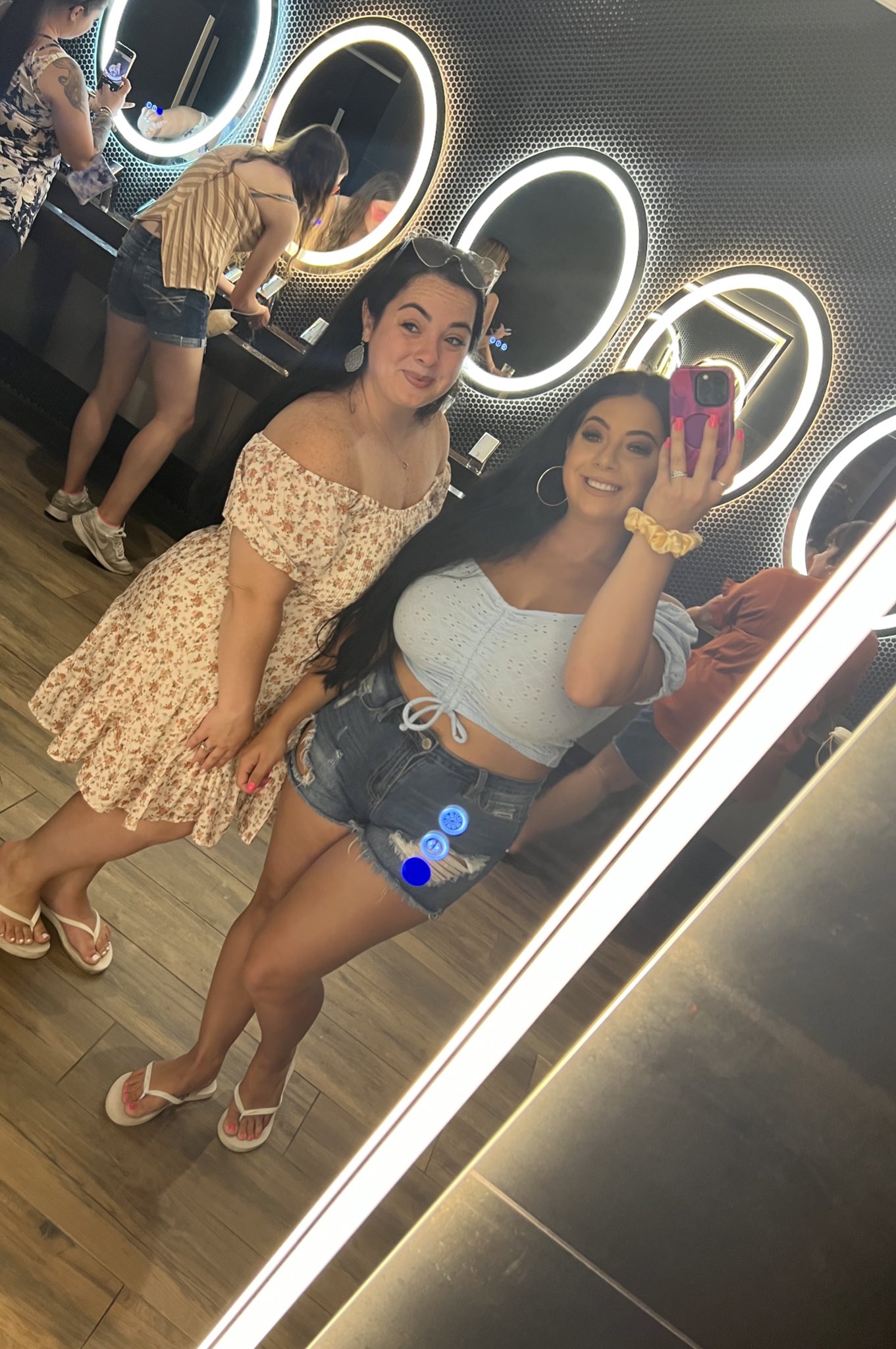 Amanda On Twitter The Bride And Maid Of Honor 🤠🍺