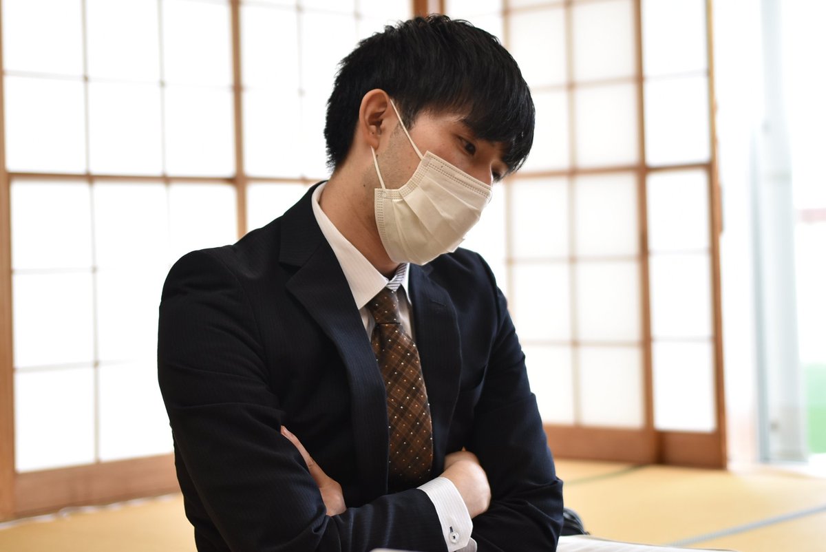 朝日新聞将棋取材班 On Twitter 村)朝日杯将棋オープン戦1次予選、小山怜央アマが戸辺誠七段に勝ちました。小山さんは直近の公式戦の成績が9勝5敗に。次の対局に勝てば、棋士編入試験の