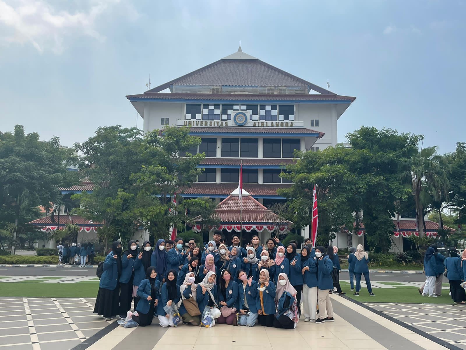 bneran mw pulang 😾‼️ on Twitter: "sabtu w/amer #unair22 https://t.co/Qd90Khy7rn" / Twitter