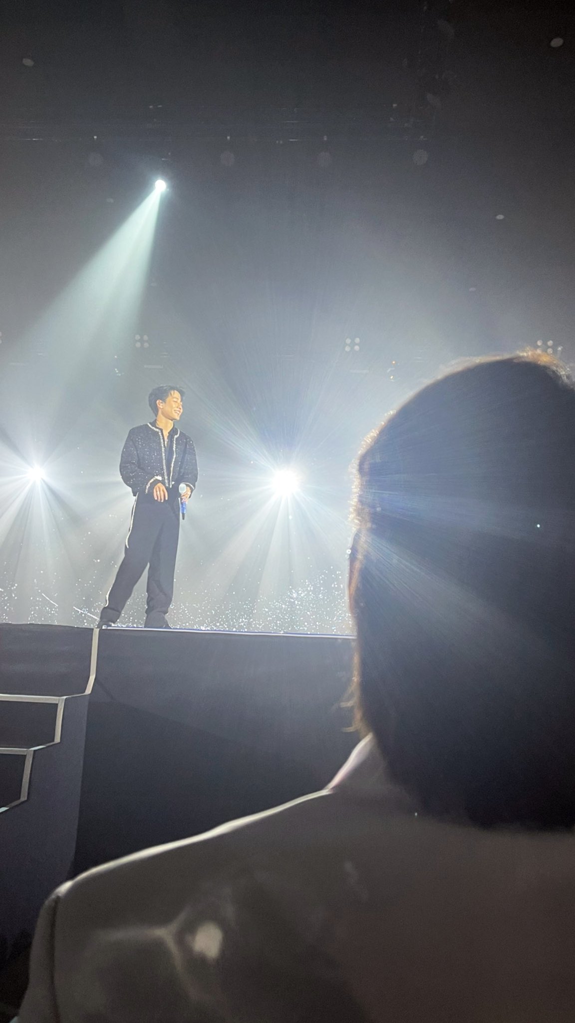 Aunz Patchara on Twitter: "มีแฟนมาเชียร์แบบติดขอบเวที #Wars1stBDFanmeet https://t.co/ZkMGZ4lHLU ...