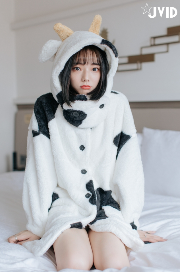 最新作火熱上架啦🔥🔥 不…不能這樣摸人家的角啦!😳 感覺快要斷掉了🥴🥴 👇👇還不快過來看看👇👇 https://t.co/KpA2trfm00 純慾女孩 啾啾 @chuchu05261314