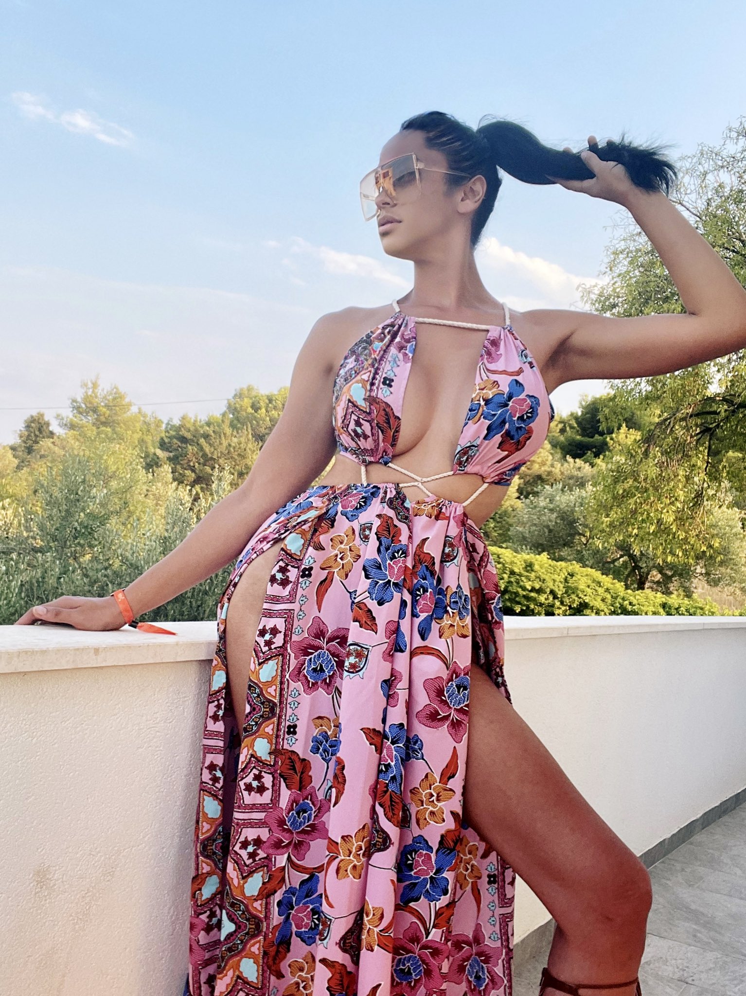 Kaina Jacobs on Twitter: "A flowy day dress and for day 4…#ootn #DefectedCroatia https://t.co ...