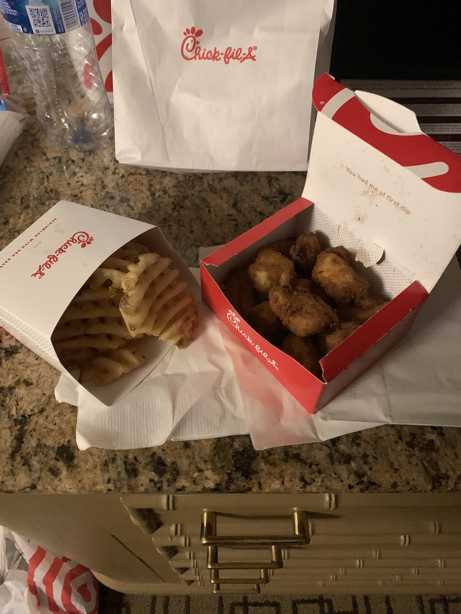 SS熊本|ひぐち(Higuchi) on Twitter: "気が抜けたらお腹すいた！ジャンキーなもの流し込んで元気出そう😆 https://t.co/lvWUWvLNlK" / Twitter