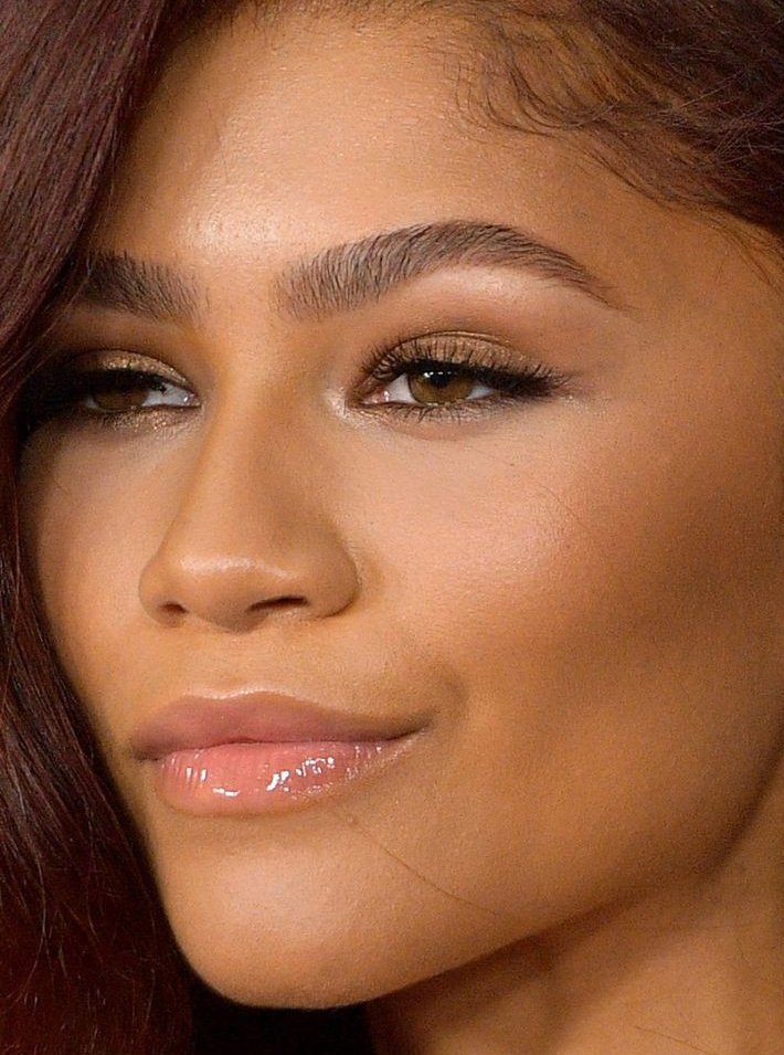 Zendaya Eye Here's What Zendaya Looks Like Going Makeup Free