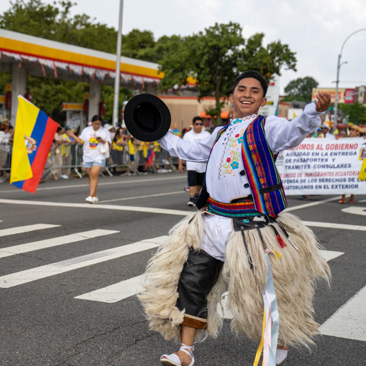 Ecuadorian Parade today in Jackson Heights. : r/Queens
