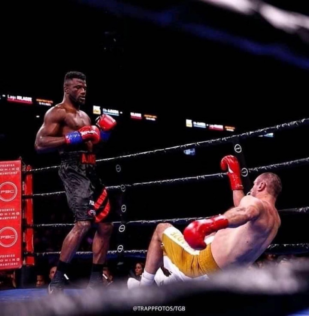 Nigeria Stories on Twitter: "Efe Ajagba a Nigerian boxer knocks out opponent in 23 seconds at ...