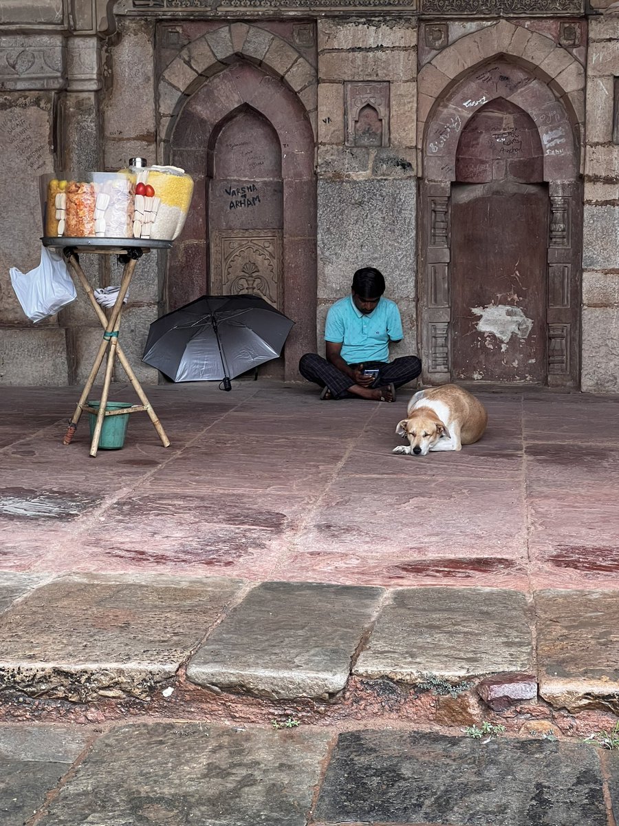 Ok, back home, some of my Delhi pics, first, the Sikh temple, its ...