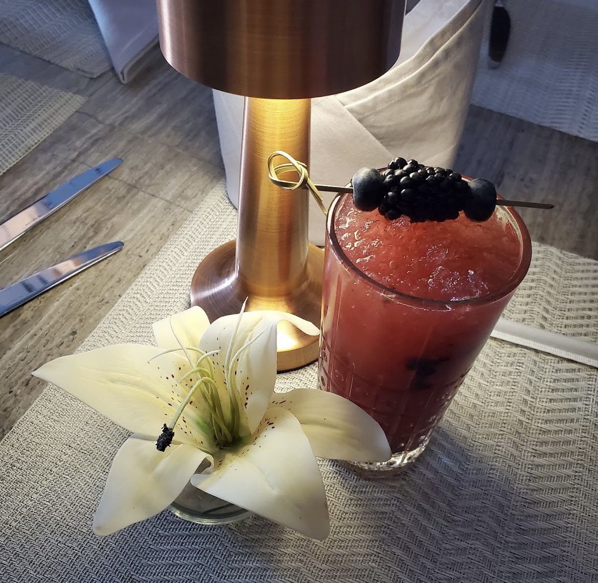 مقاهي فخمة و لاونجات بالرياض بأسعار معقولة ومناسبة.. لاتفوتكم👍🏻 لكثرة ...