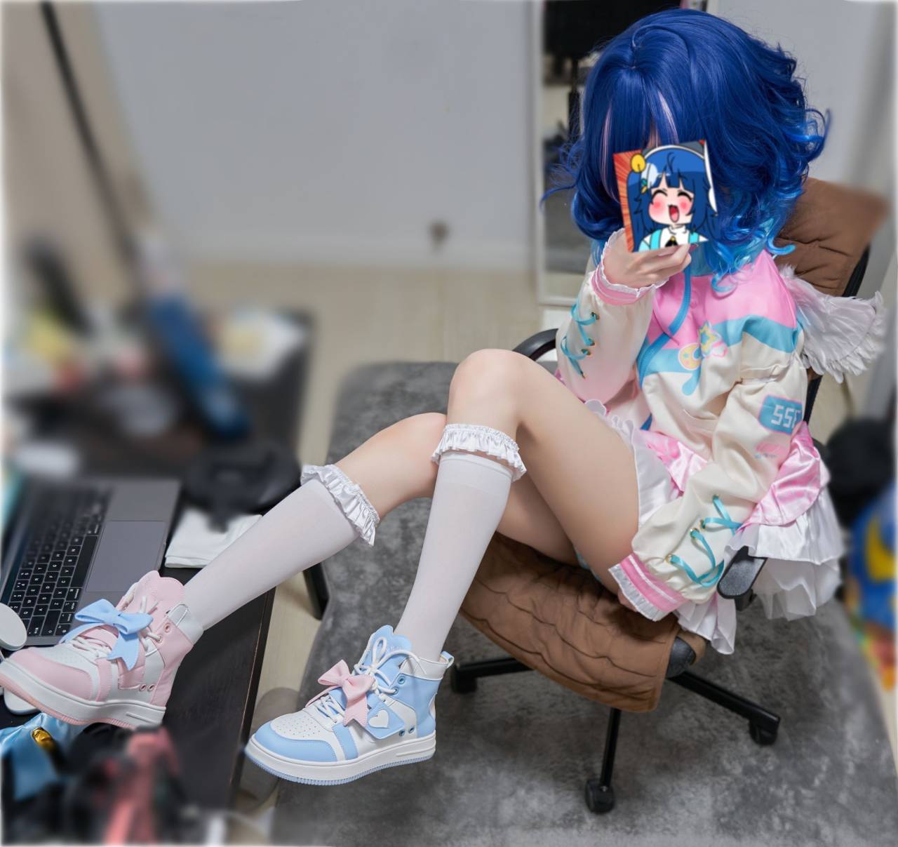 鸫 on Twitter: "@Chiba_Yuzu233 这个根据背景来看 感觉应该是同一个人 https://t.co/MPsLygtk7B" / Twitter