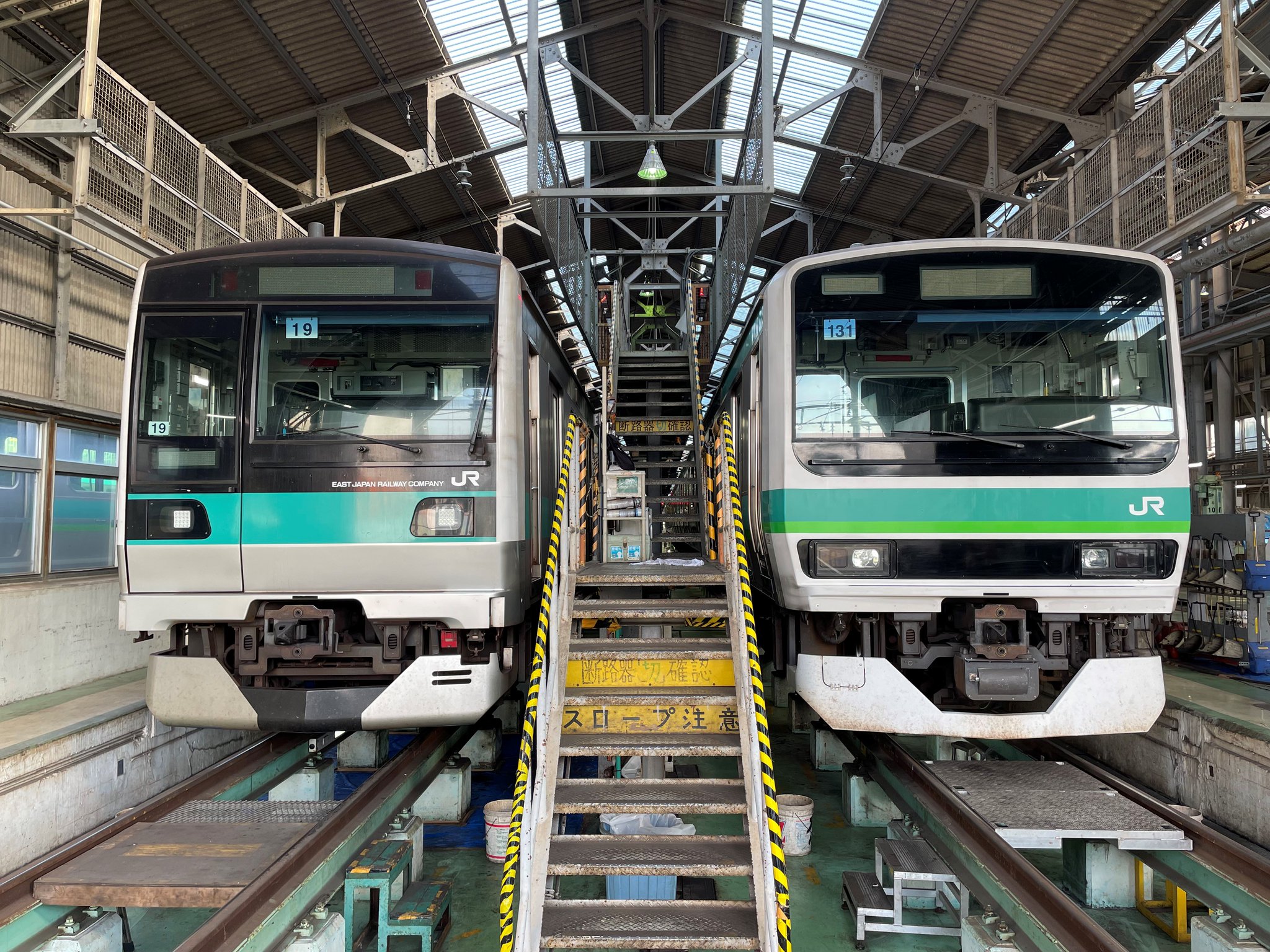 常磐線の___！｜ JOBANSEN KNOW on Twitter: "E231系デビュー20周年記念イベントの際にお披露目したE233系2000代のLED顔ですが、ようやく、本線でデビュー ...