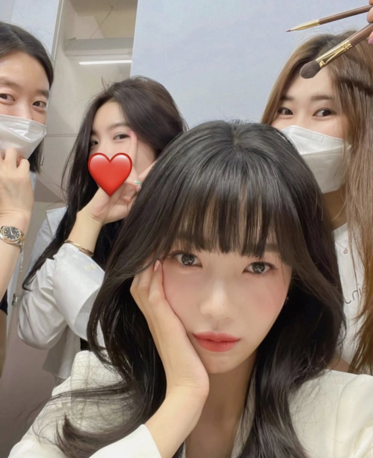 foReVer♡ on Twitter: "joy & her team 💚🫶 https://t.co/7Ifeemva4v" / Twitter