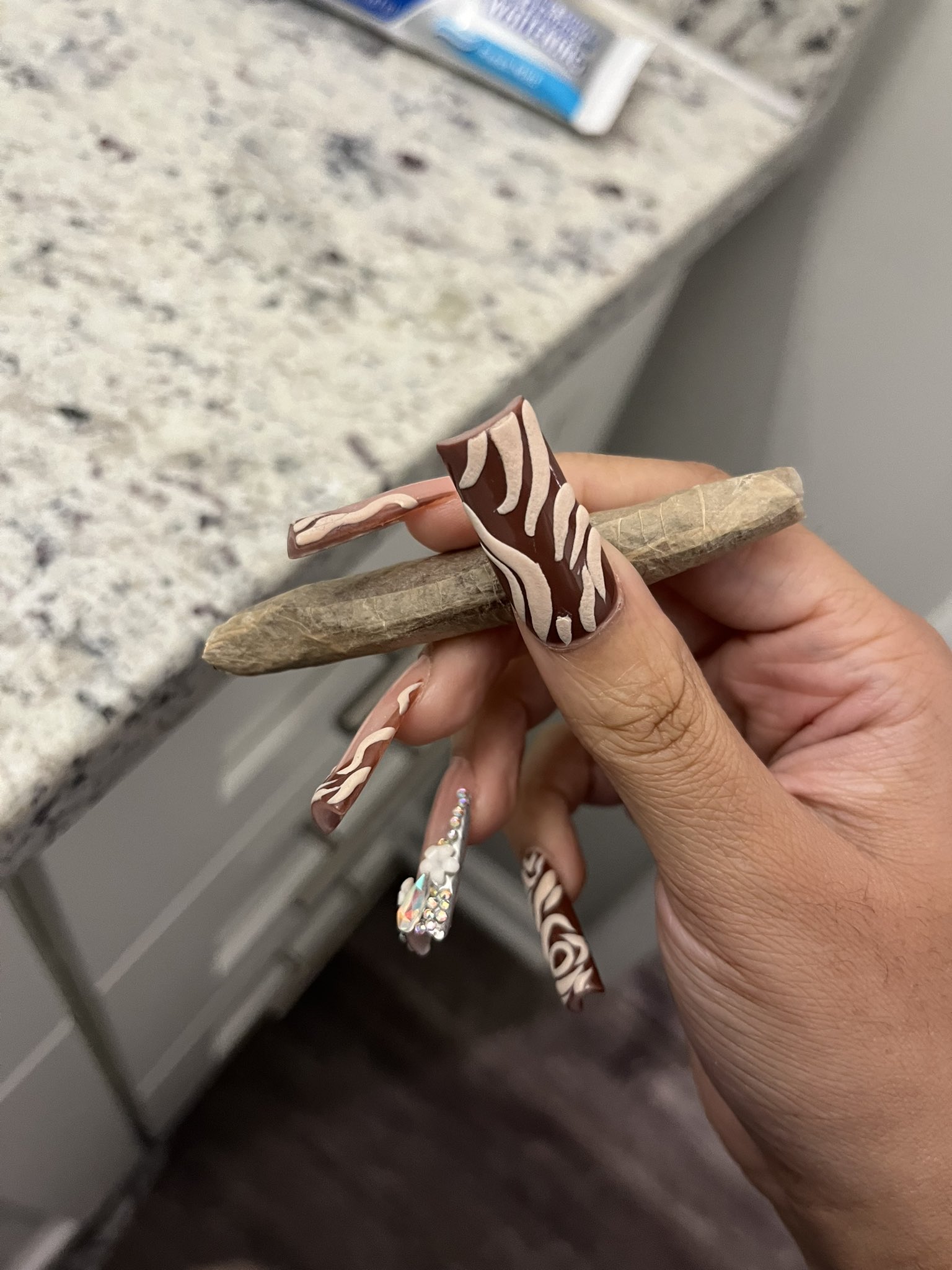 Cute Weed Nails
