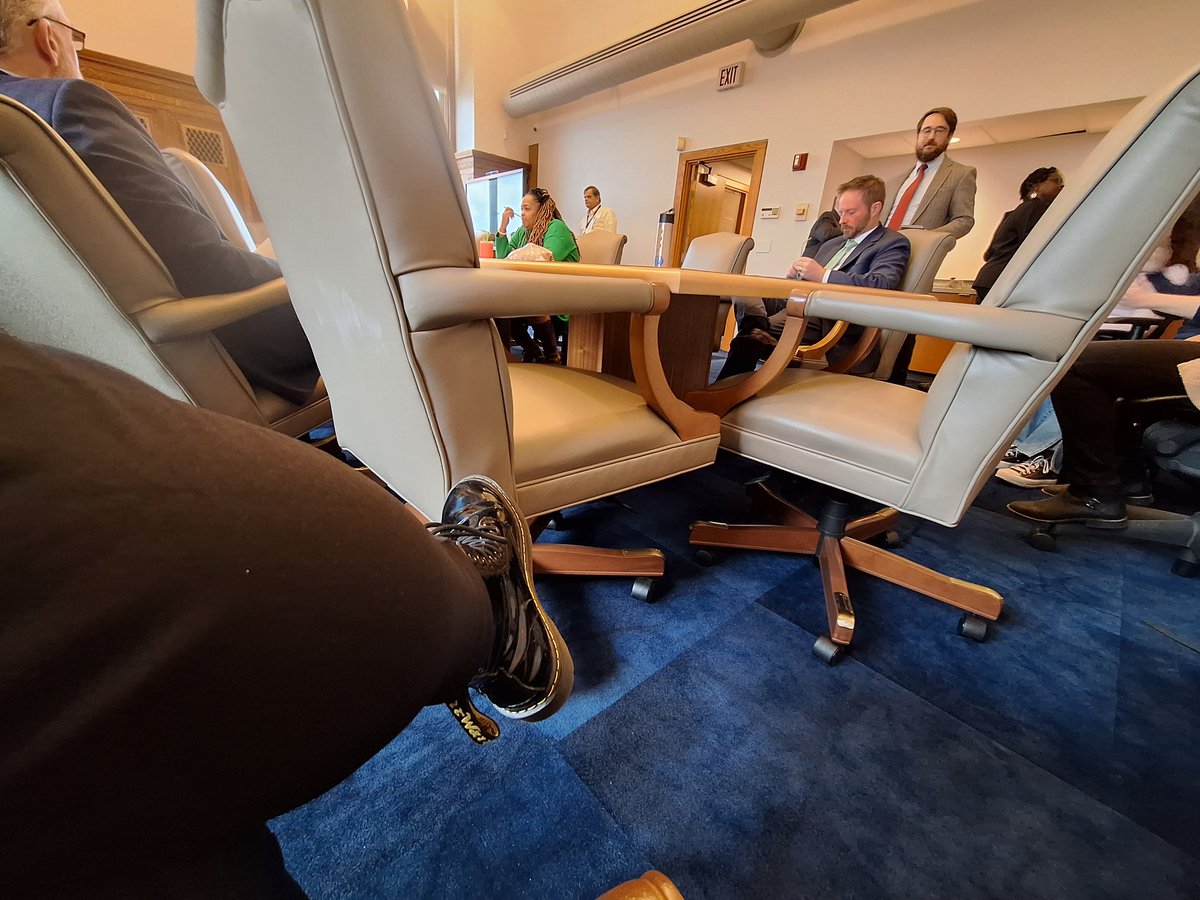 Gennifer Harding-Gosnell's Threads – Thread Reader App