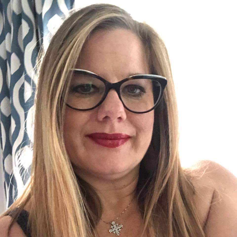 Julie Send's Instagram, Twitter & Facebook on IDCrawl