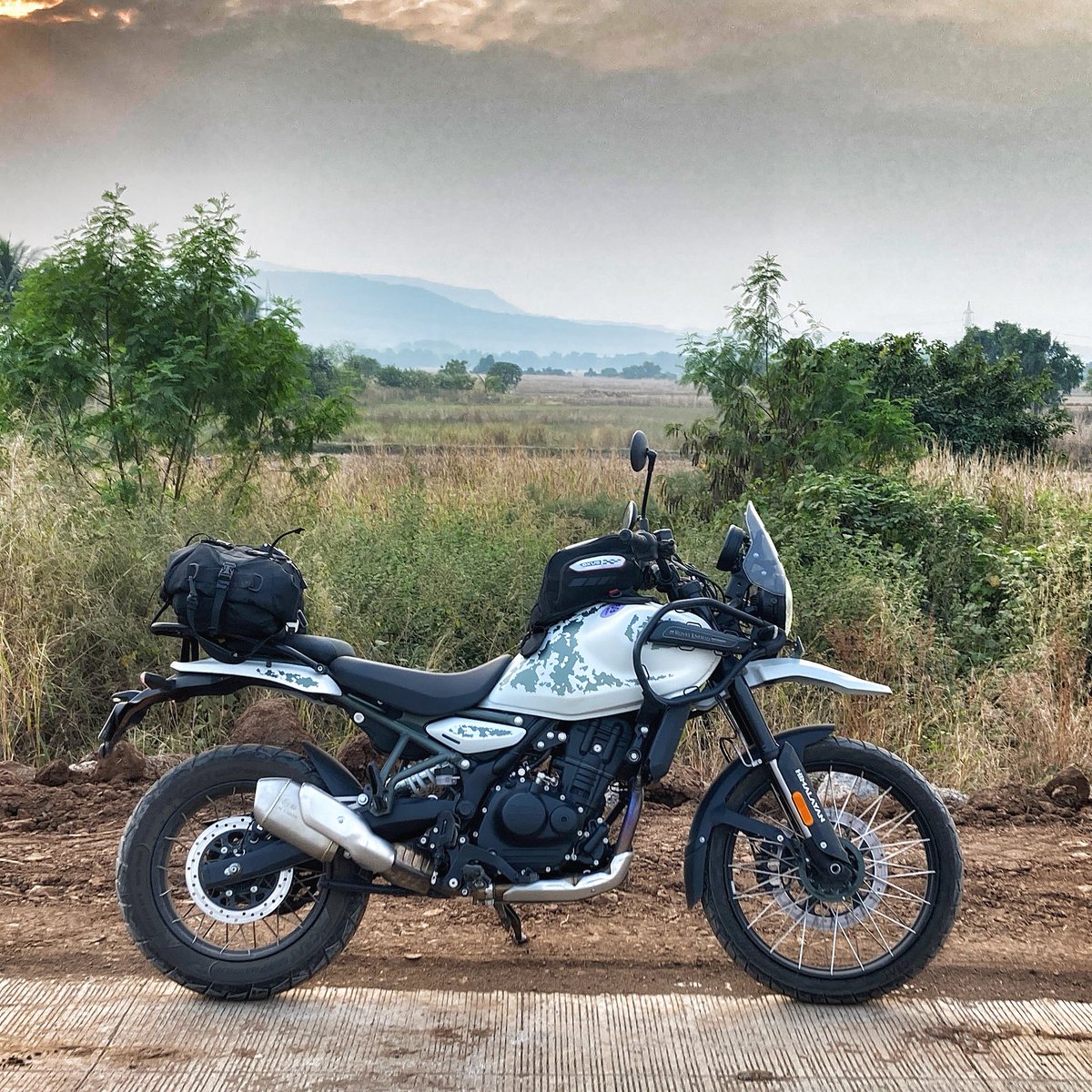 Yesterday we listed what we liked about the new #Himalayan450 after riding it for 1300km. Today ...