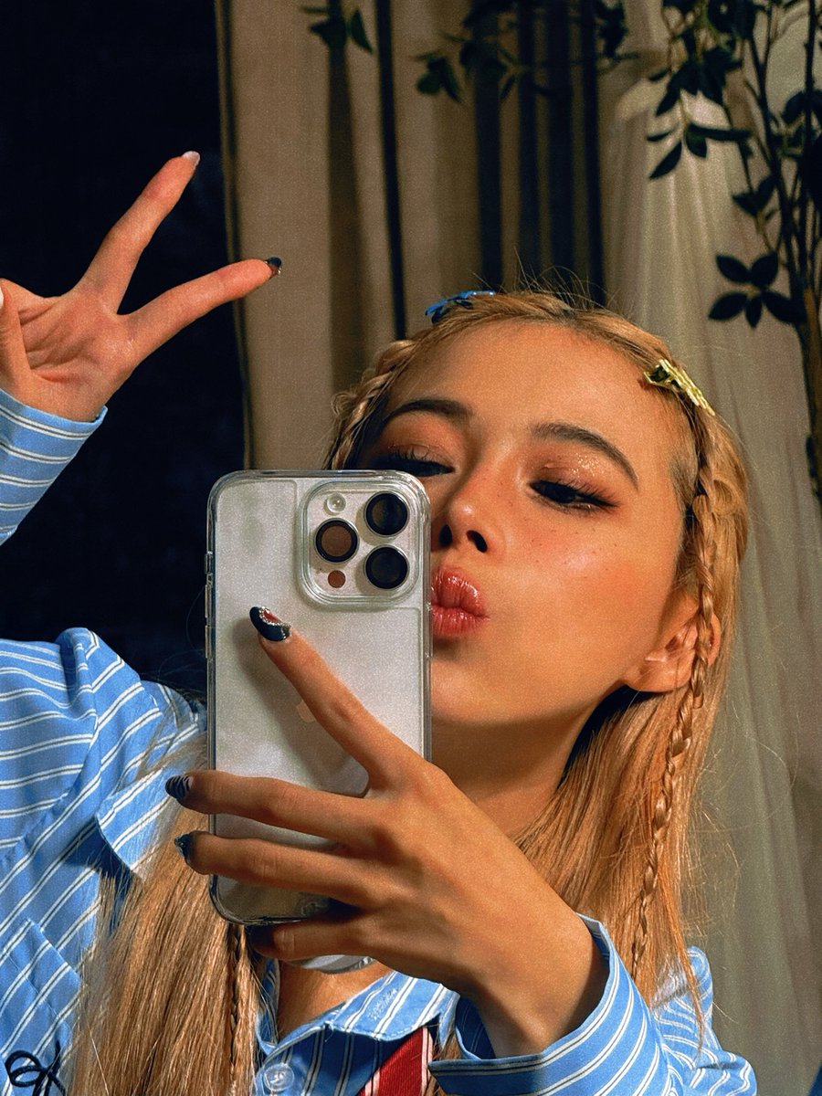 Okita Rinka🌹沖田凜花(@okitarinka_01 ):晚點回覆OF今天拍照好累💤