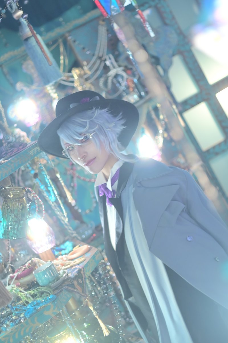 1boy male focus hat solo white hair blurry black headwear illustration ...