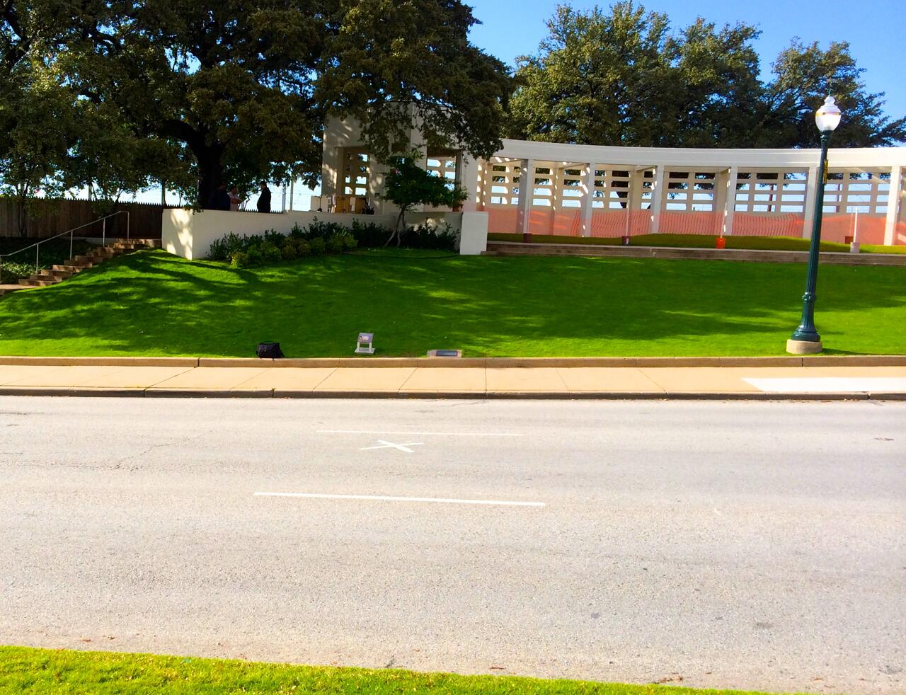 Grassy Knoll Dealey Plaza 1963