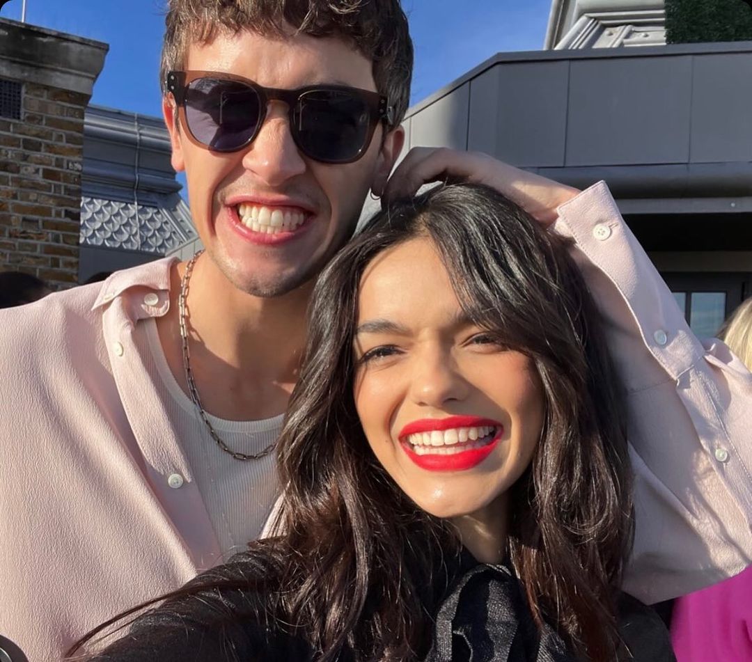 fluorescent light -> @frankie.says