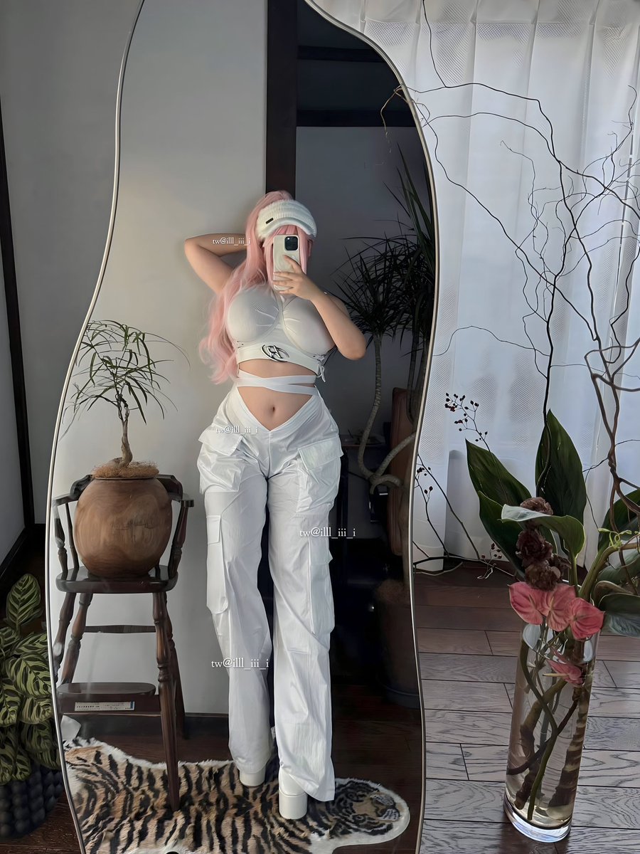 .Fantia2日に1回更新中(@illl_iii_i) さんの裏垢画像・動画 – 裏垢女子ランキングナビ