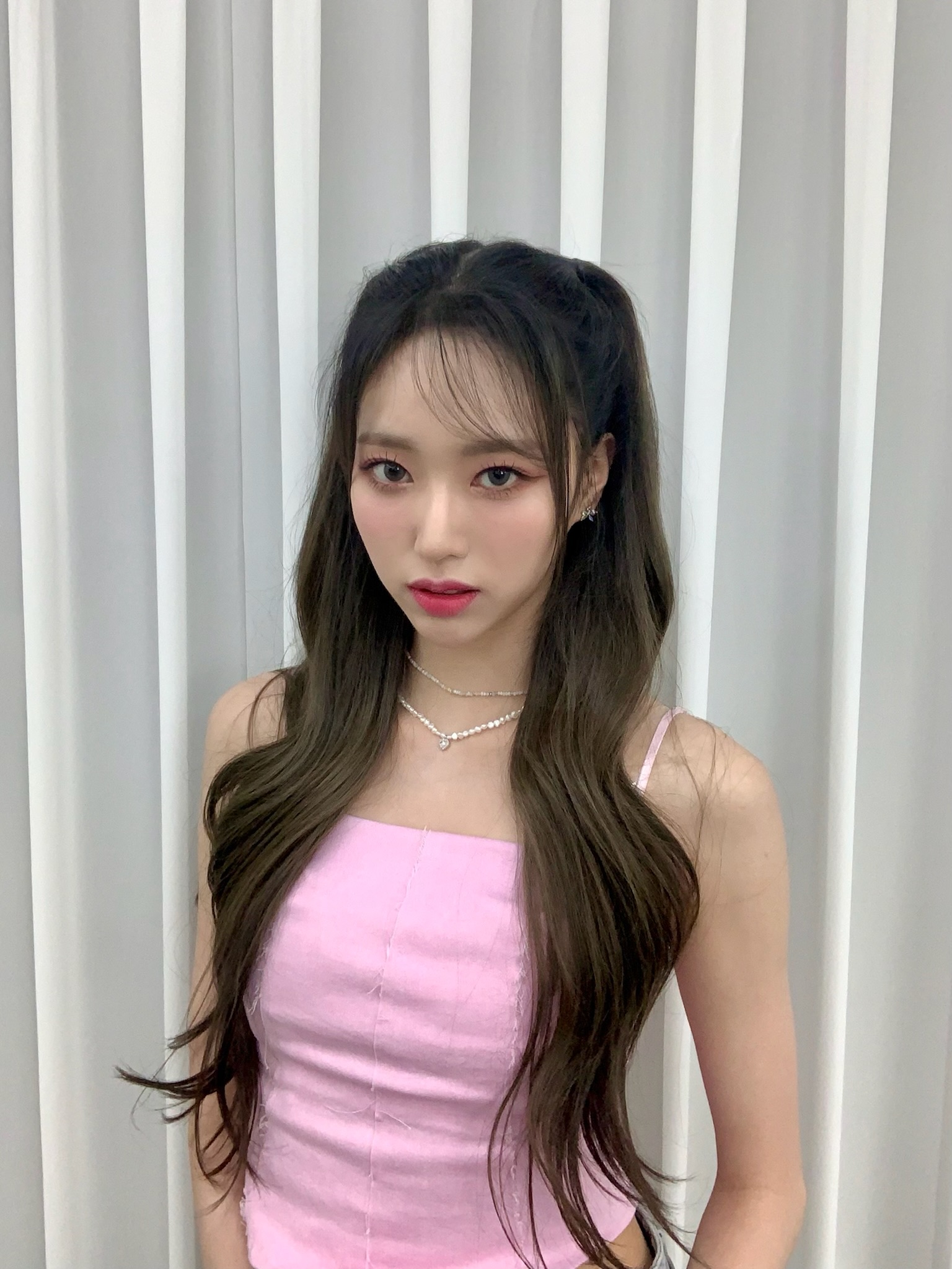 IRRIS (아이리스) on Twitter: "[#IRRIS_HOT] 🌸💗🎀 #아이리스샷 #IRRIS #아이리스 #LIV #리브 https://t.co/Vfj2pWYOlJ ...