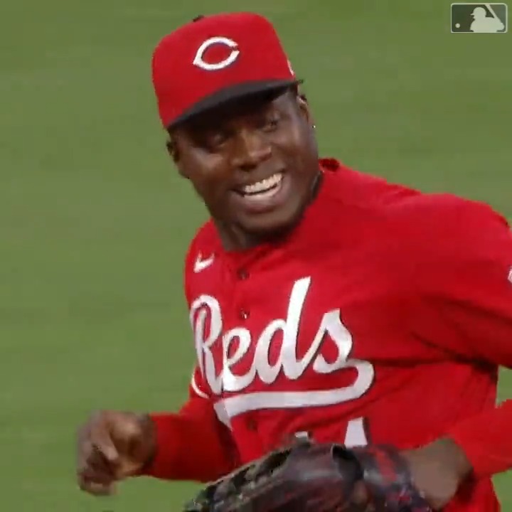 FOX Sports: MLB on Twitter: "MY GOODNESS... don't ever run on Aristides Aquino 🎯🚀 (via @Reds)"