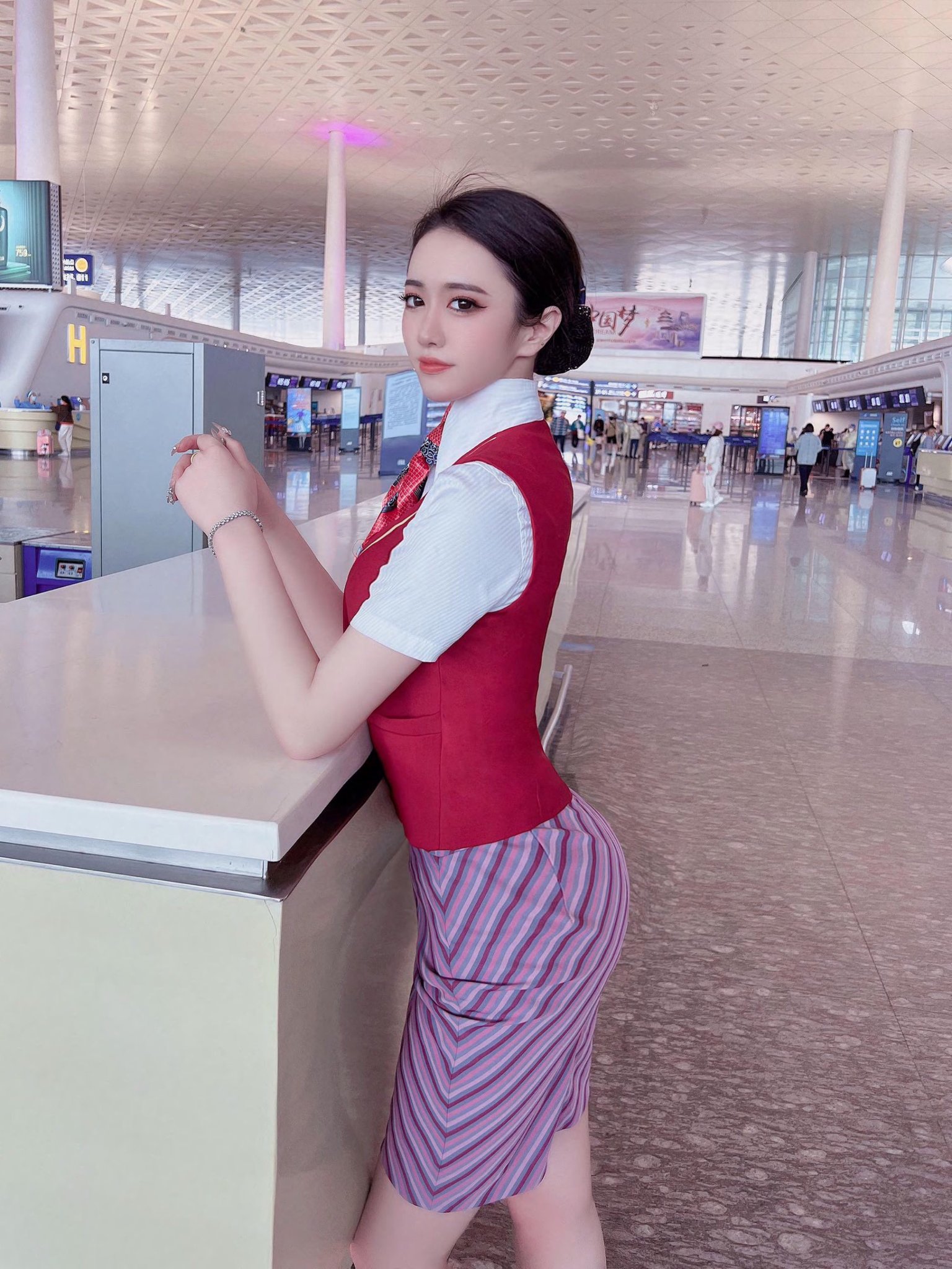 武汉--Lucy（027互推） on Twitter: "🌸🌸武汉‖武汉某航空空姐🌸🌸 咚莉 净高181cm 181cm C🐻 体重53kg 模特身材，皮肤白嫩，敏感水多 声音甜美，态度极好 ...