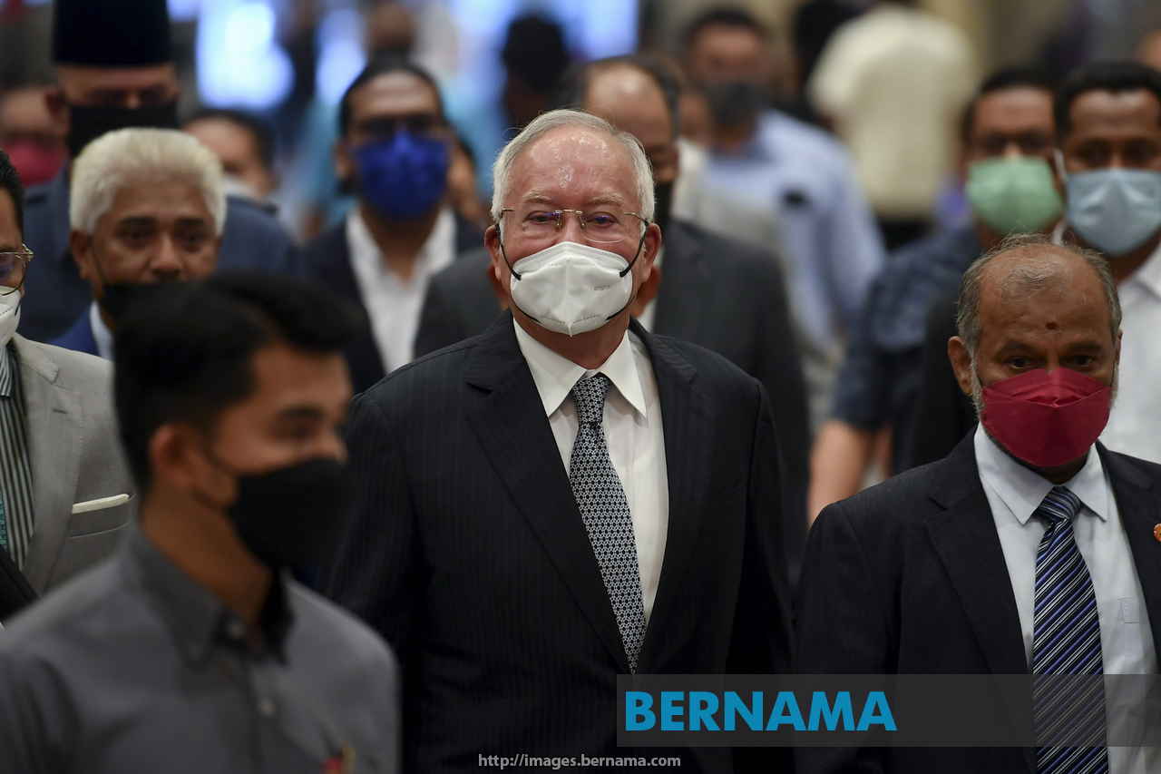 BERNAMA on Twitter: "[BREAKING] Najib's SRC appeal: Apex court rejects Najib’s bid to recuse CJ ...