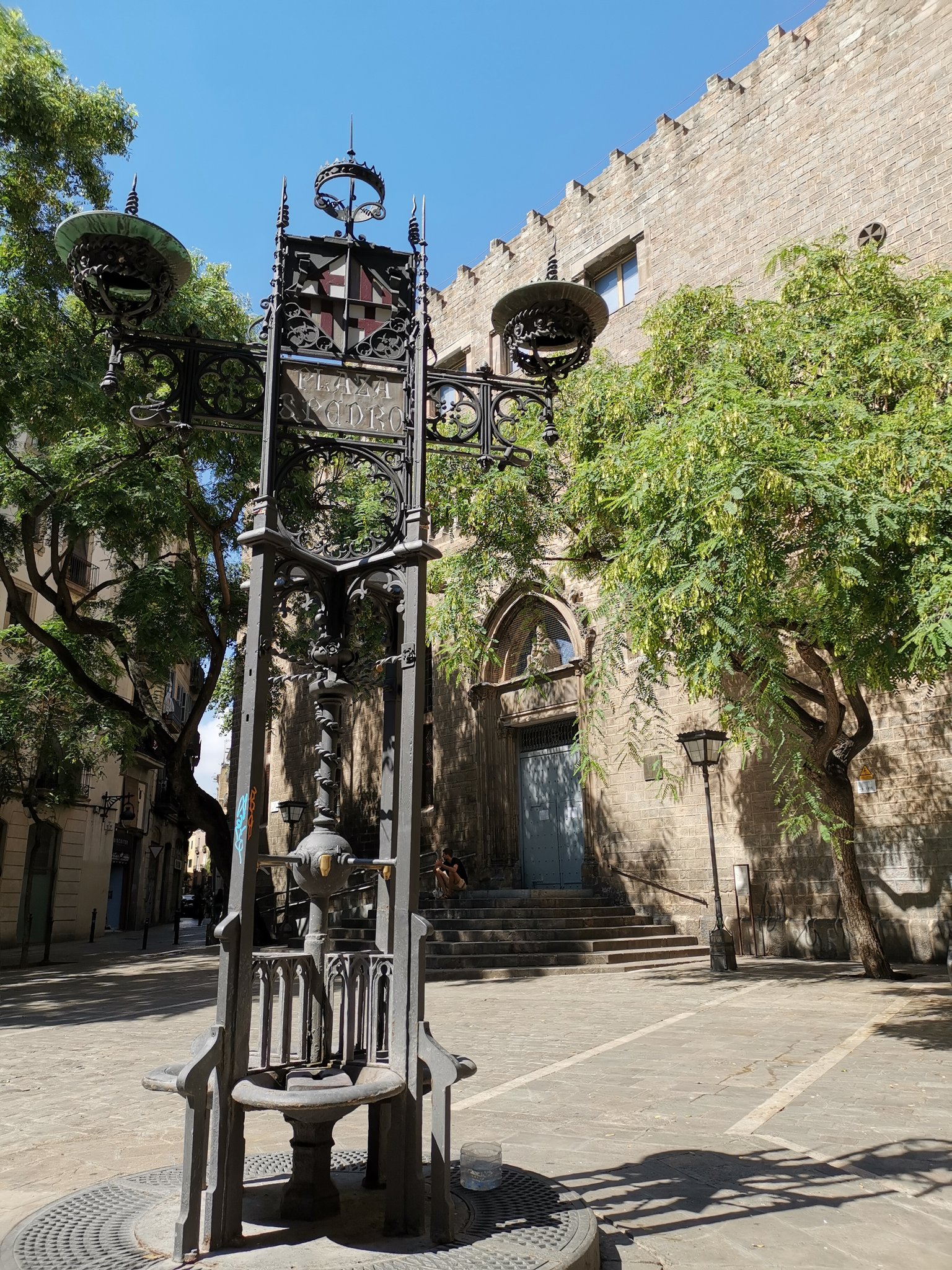 Hiroko Miyamoto on Twitter: "木陰は心地よい天気、旧市街まで用事で行って来ました。 https://t.co/qB2jD6kSOy" / Twitter