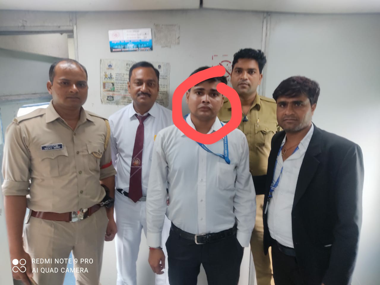 J.Sanjay Kumar,IRTS on Twitter: "फर्जी टीटीई गिरफ्तार - alert checking staff caught a fake TTE ...