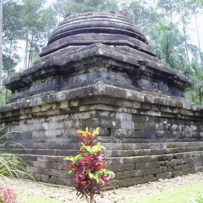 KENDEDES (Shri Nareshwari Pradjna Paramitha Kendedes) Ibu dari raja ...