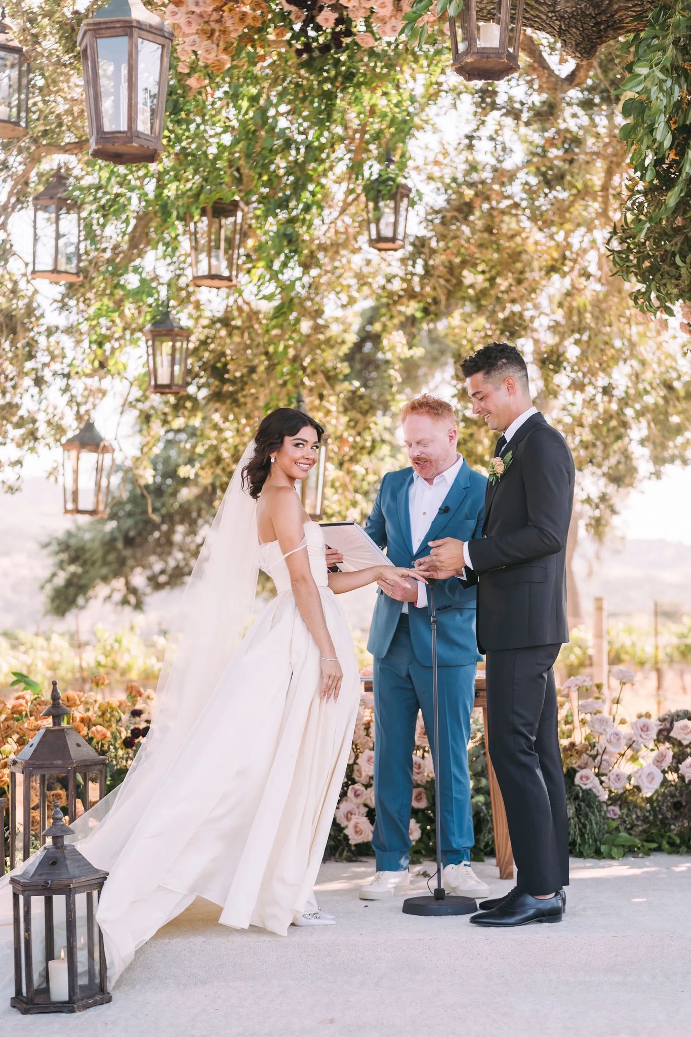 Jesse Ferguson Wedding Jesse Tyler Ferguson's Tie The Knot Launches