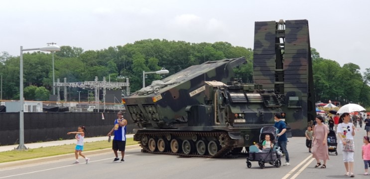 네네카 전용 촉수생물 H-Modeler on Twitter: "RT @hakun233: 같은 차륜다련장 로켓인 천무와 비교하면 ...