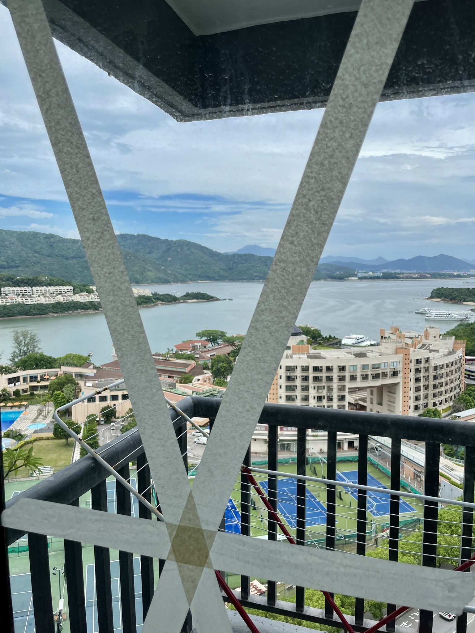 GeekPlux on Twitter: "迎接台风到来 https://t.co/RJRd4at2Hu" / Twitter