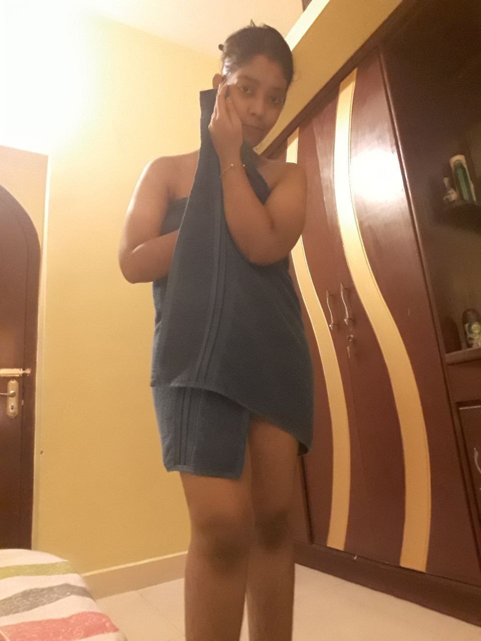 arathi nair on Twitter: "കുളി കഴിഞ്ഞു ഇനി ഉറക്കം അപ്പോൾ നാളെ കാണാം ഗുഡ്നൈറ്റ്‌ love you all 👄👄 ...