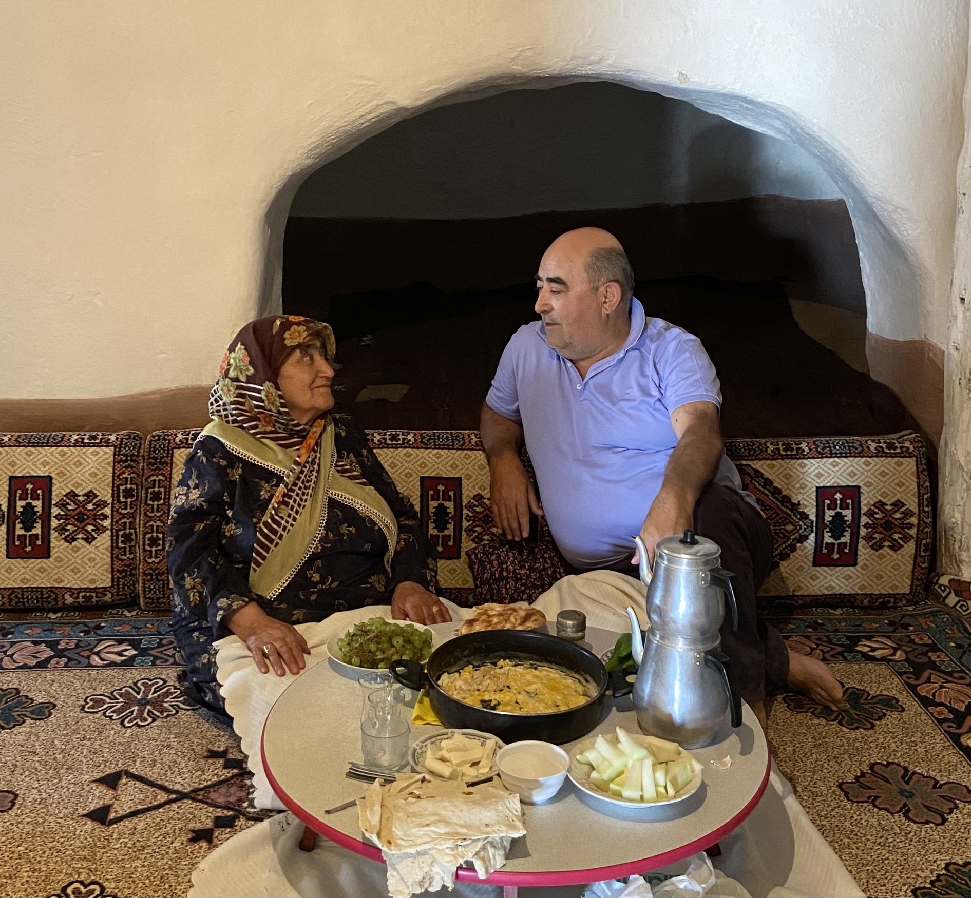 Hakki Özyurt on Twitter: "Yaklaşık ikiyüz elli yıllık evimizde Annemin hazırladığı sofra. https ...