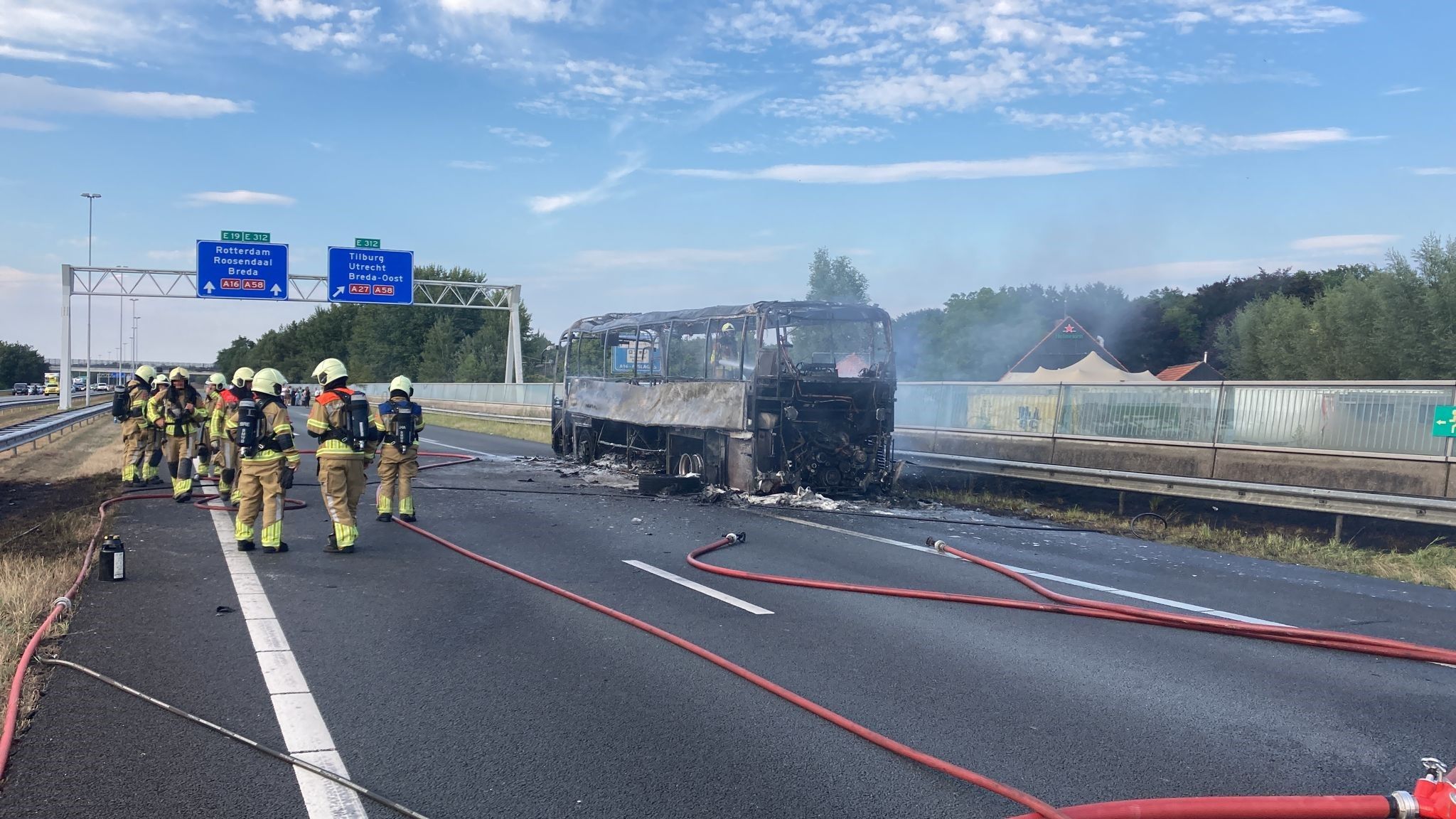 Rijkswaterstaat Verkeersinformatie on Twitter: "Het verkeer kan weer via de #A16 naar de ...