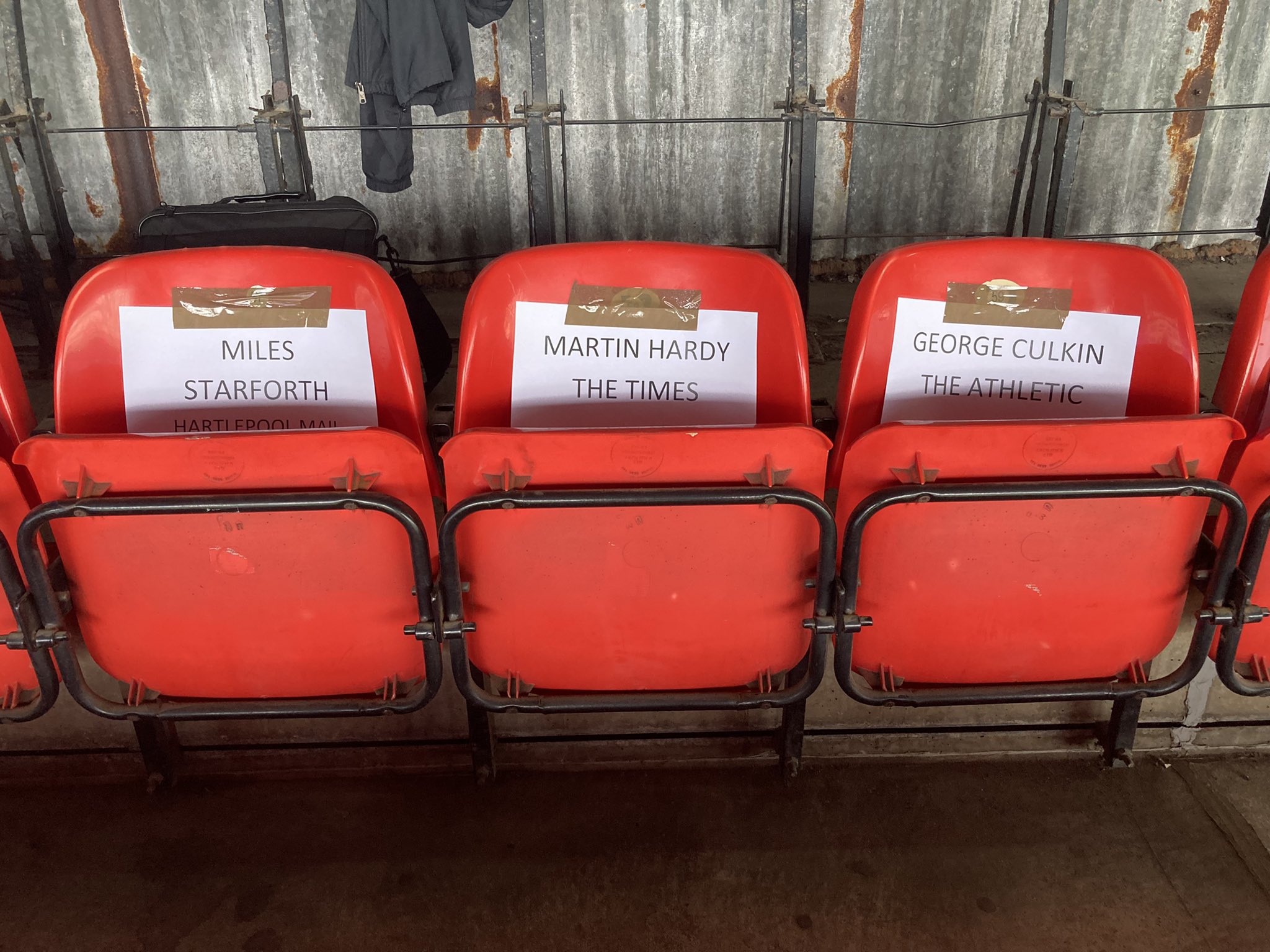 Miles Starforth on Twitter: "@GeorgeCaulkin @mhardysport Charge your laptops. #overflow https ...