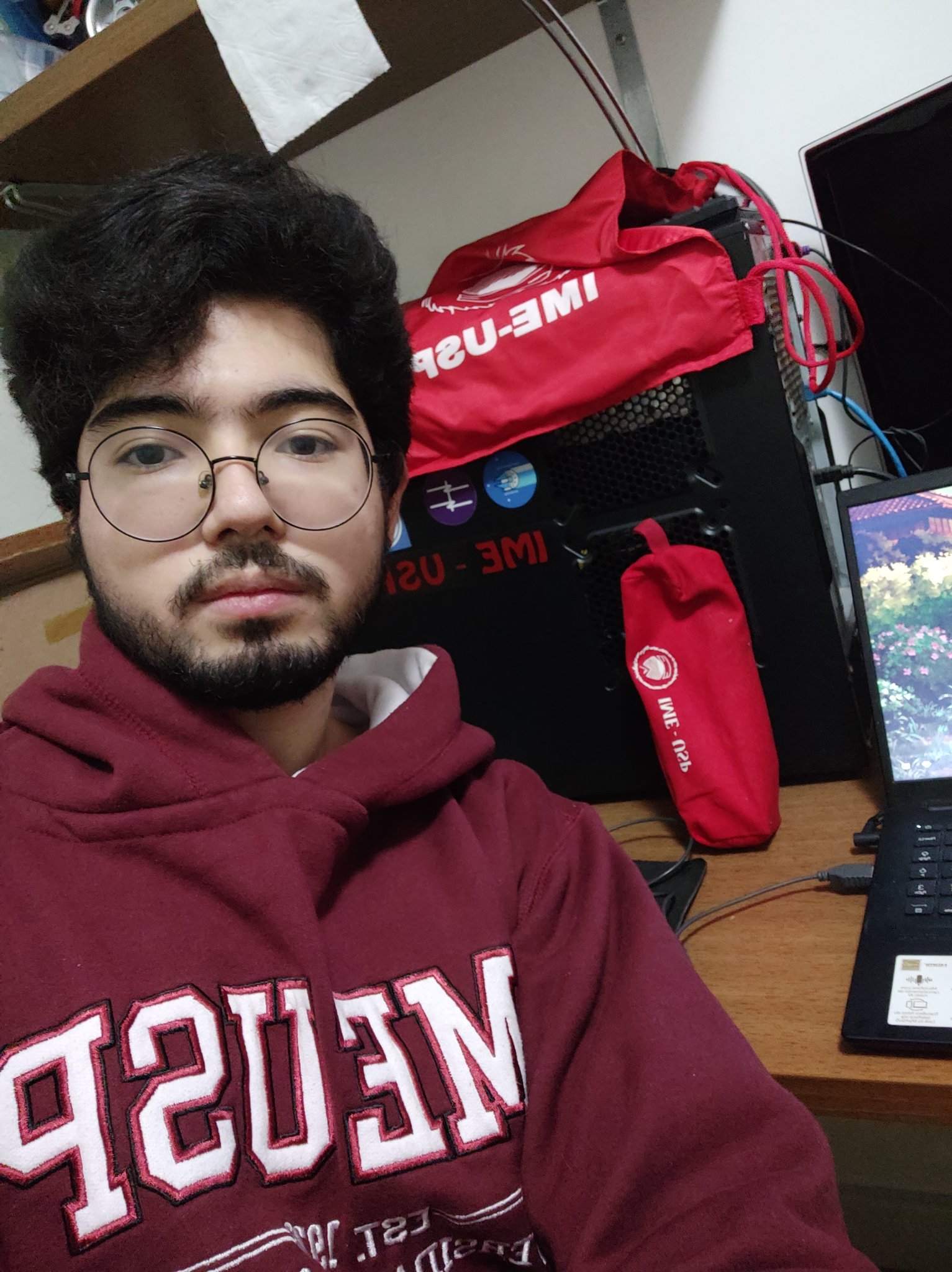 nelnel on Twitter: "@camlbrrs @VakSendoUsado euusp com meu moletonusp do lado do meu estojusp e ...