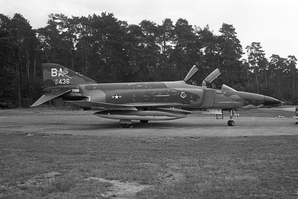 Air Safety #OTD by Francisco Cunha on Twitter: "#OTD in 1977: A USAF RF-4 [66-0424] crashes in ...