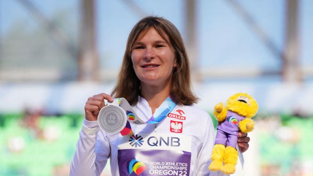 CNA on Twitter: "Zdzieblo returns to work as a doctor after taking silver for Poland https ...