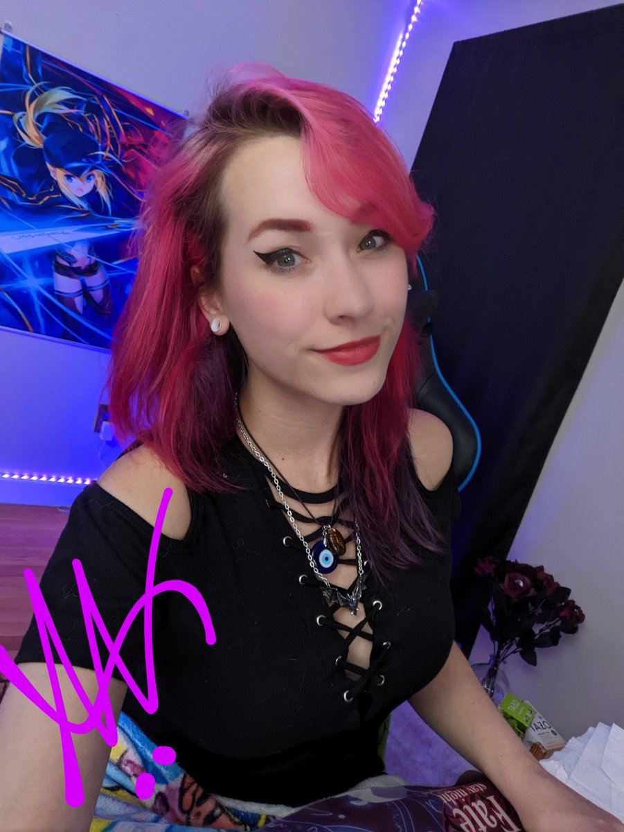 Sexy_Hentai on Twitter: "RT @mirascarletcos: 🔴Still live! Now with cam on! Playing cult of the ...