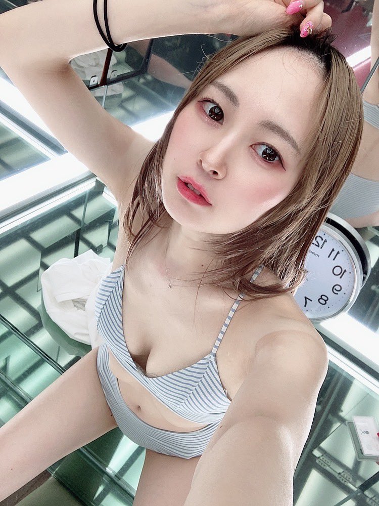 御調みつ🍯 on Twitter: "出勤してるﾝｺﾞ 台風気を付けようね～🌀 https://t.co/znQZG9FkfK" / Twitter